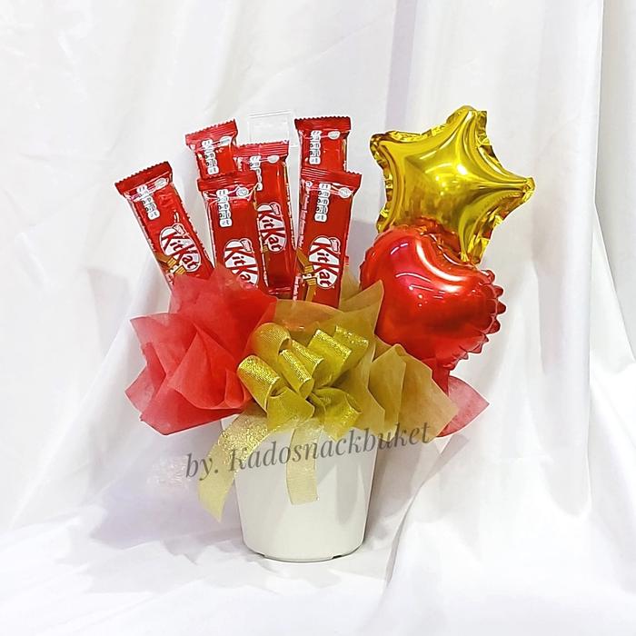 Jual Kit Kat Snack Bucket - Merah Gold - Jakarta Pusat - Kadosnackbuket ...