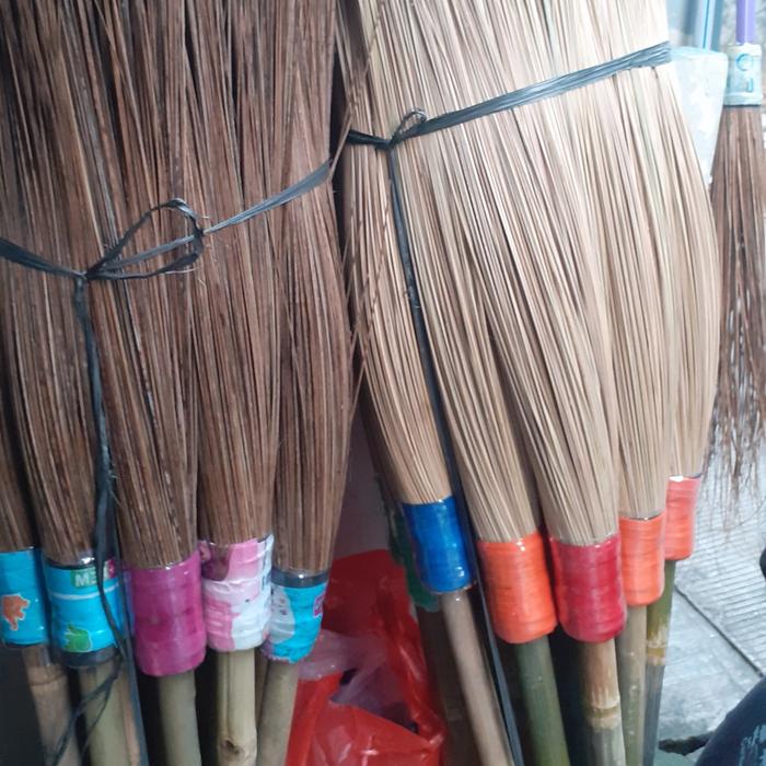 Jual lidi gagang panjang/lidi putih/sapu lidi taman/sapu lidi super ...