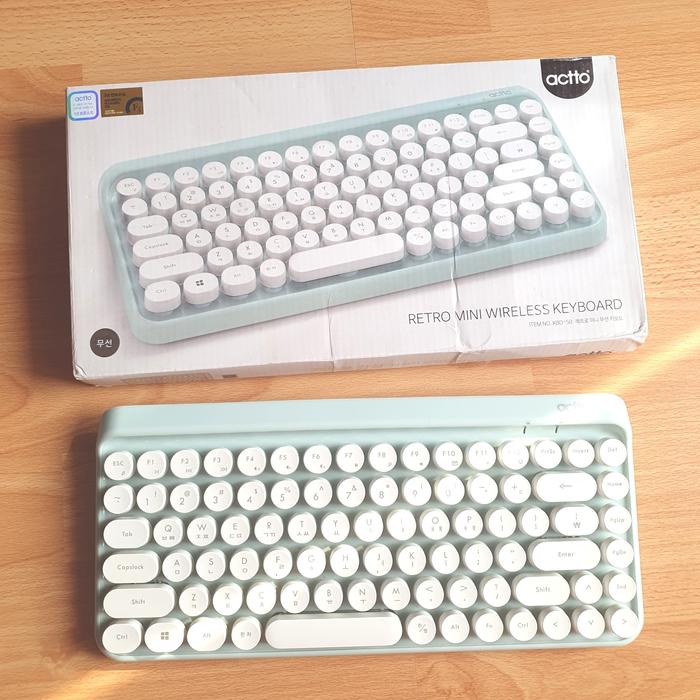 Jual Actto Retro Wireless Keyboard KBD50 Mint 2nd Seken - Jakarta Barat ...