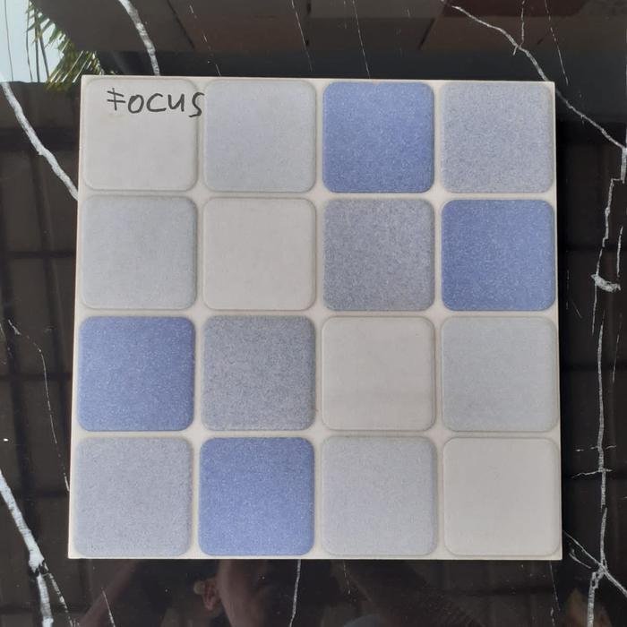 Jual KERAMIK LANTAI KAMAR MANDI 25X25 FOCUS BLUE - MULIA TILE - Kab ...