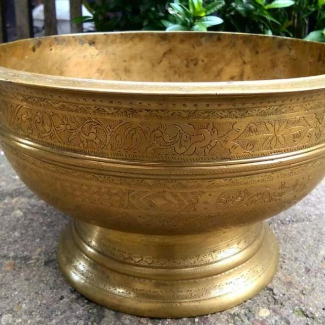Jual Bokor tua size jumbo 26cm tebal full ukiran halus bahan kuningan ...