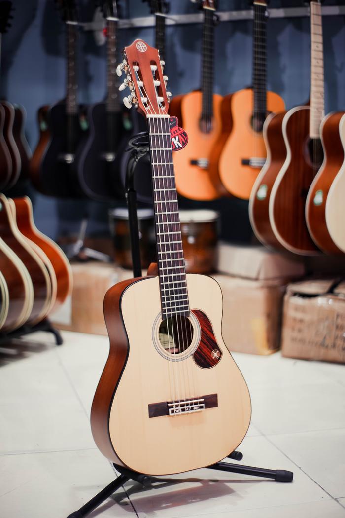 Jual Gitar Junior mini 3/4 clasic nylon akustik elektrik original ...