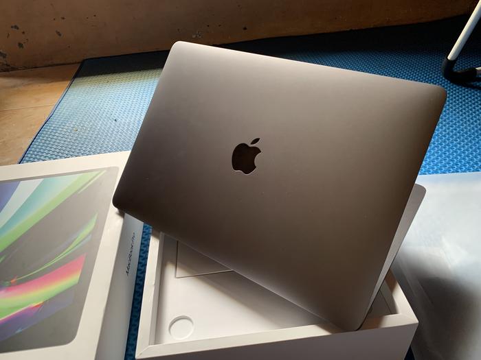 Jual Hot sale| MacBook Pro 13" 2022 | M2 chip | 8/256gb Resmi Apple ...
