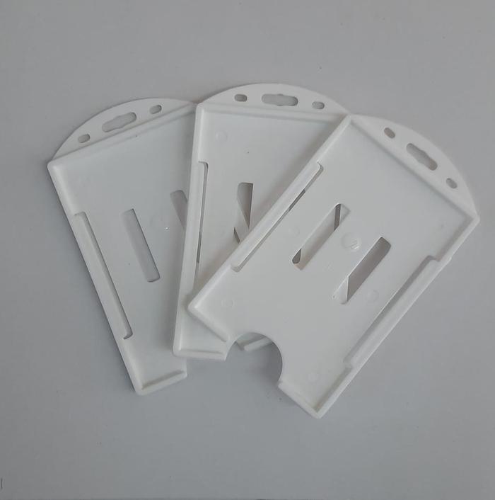 Jual Casing Holder Warna bisa diorder dgn Lanyard dan ID card - Putih ...