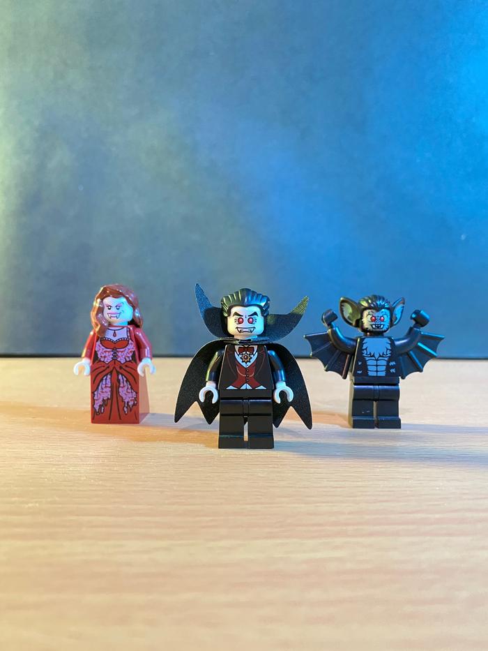 Jual LEGO Minifigure Vampire Lord, Vampire Queen, Vampire Bat - Kota ...