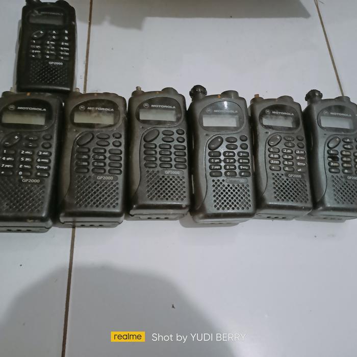 Jual Unit Mesin Ht Motorola Gp2000 Uhf 400mhz 350mhz Normal Bekas ...