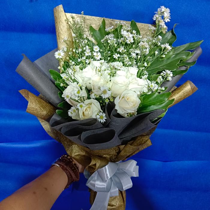 Jual buket bunga fresh mawar putih/ kadi wisuda ultah dll - Jakarta ...