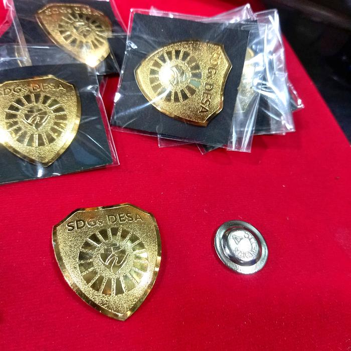 Jual pin bros kuningan SDGS DESA - Jakarta Pusat - calvinda don | Tokopedia