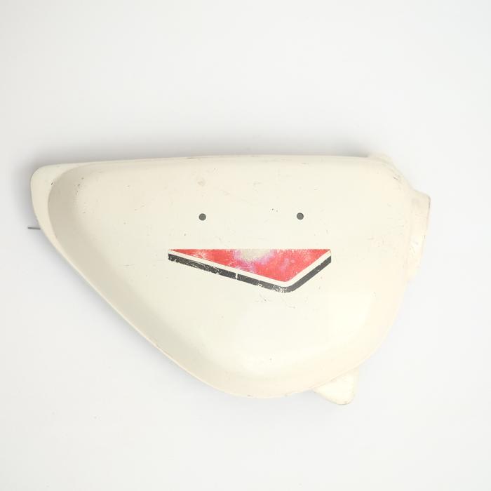 Jual SIDE BOX COVER TUTUP AKI KEMPOL KANAN HONDA CB100 CB 100 K2 NOS ...