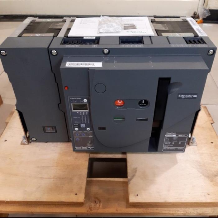 Jual ACB SCHNEIDER MVS 65KA 4P 1000A MVS10H4MF2A KOMPLIT MOTORIZED UVT AUX - Jakarta Pusat ...