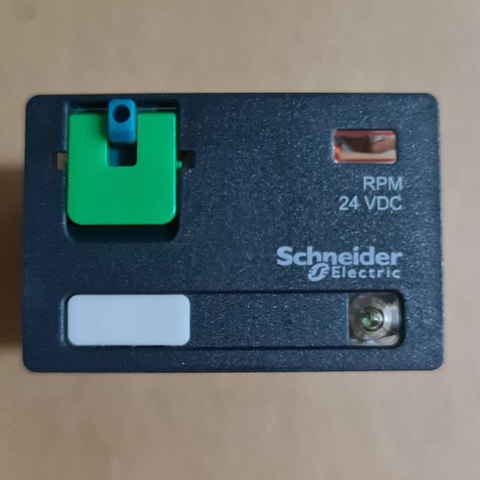 Jual Schneider Plug Relay RPM42BD Zelio 15A LED 14pin 4CO RPM42 BD 24VDC - Jakarta Pusat - Niaga ...