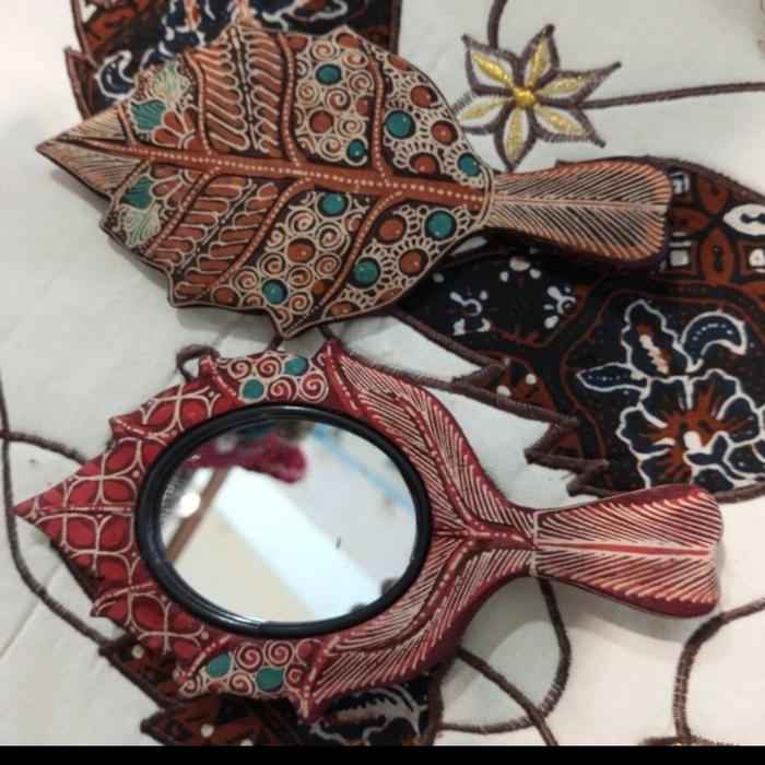 Jual cermin batik gagang kayu model daun - oleh oleh khas Indonesia ...