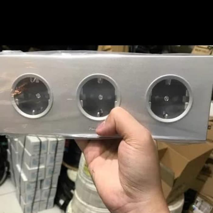Jual stop kontak 3gang 3 gang triple silver panasonic tipe MWS - PUTIH ...