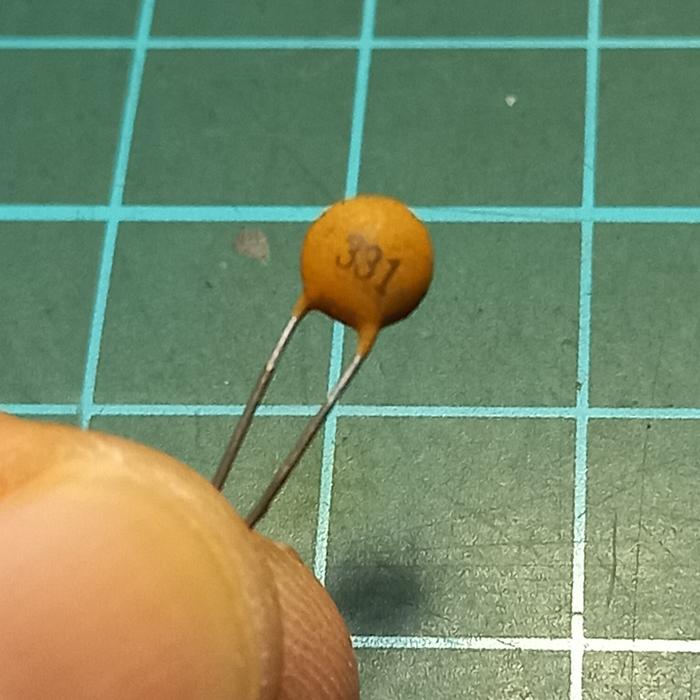 Jual Kapasitor Coklat Capacitor 331 330pF Ceramic - Kota Tangerang ...