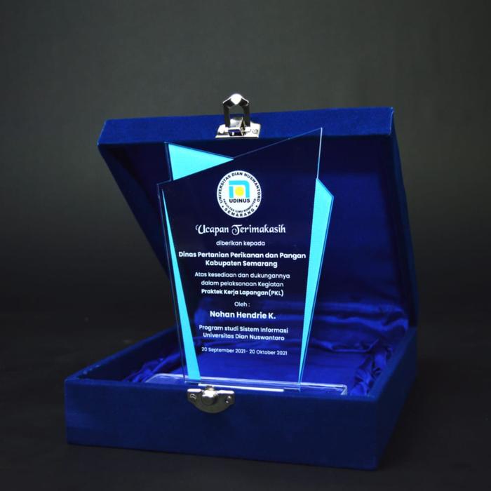 Jual Plakat Akrilik Custom/Penghargaan/Award/KKN/Wisuda Design Free ...