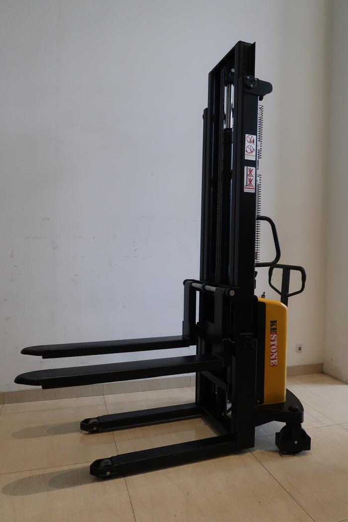 Jual Hand Stacker Semi Eletric 1 Ton x 2,5 Meter / Hand Lift Semi ...