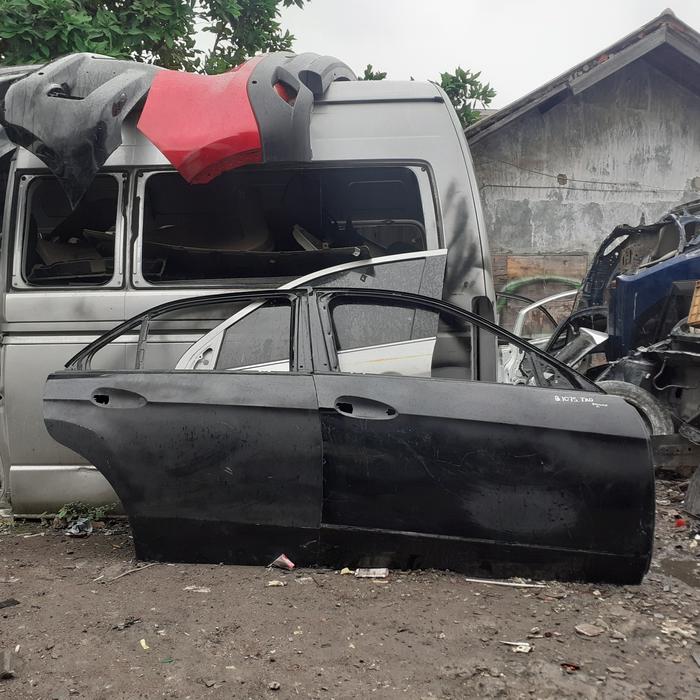 Jual Pintu Mercy W212 E Class depan belakang kanan - Jakarta Utara ...