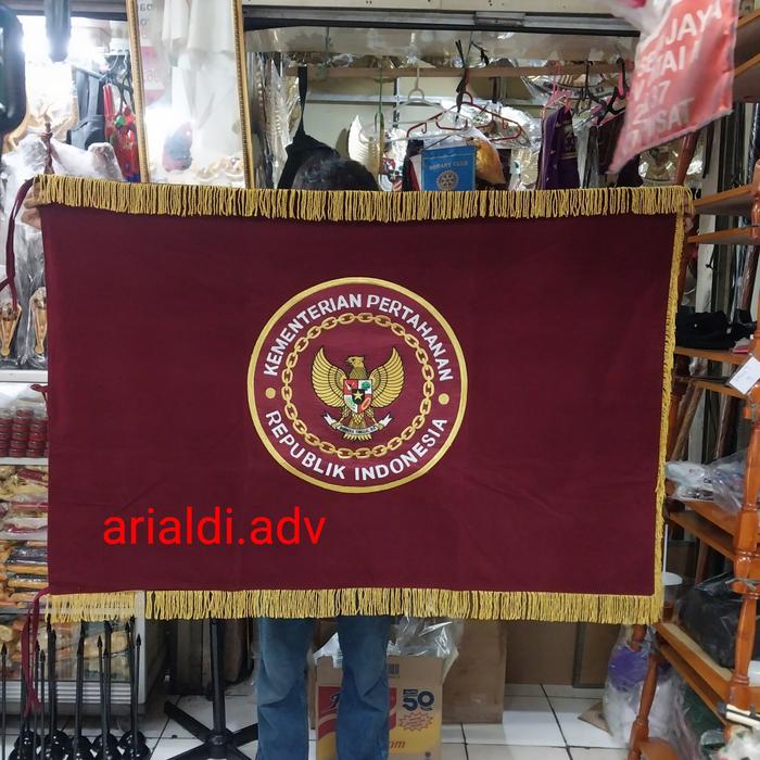 Jual bendera pataka custom bendera kemhan benang dan rumbai emas ...