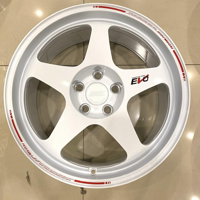 Jual Velg mobil Desmond Regamaster Evo R18 9 ET 28 5x114 innova reborn ...