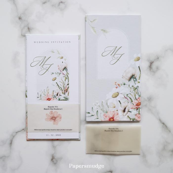 Jual 'Flowers White Beauty' Undangan Pernikahan Hardcover + Strap ...