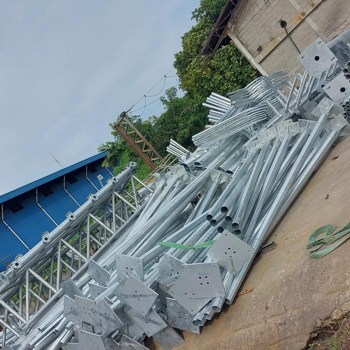 Jual Tiang pju 8m listrik tiang solar panel hexagonal galvanis - Kota ...
