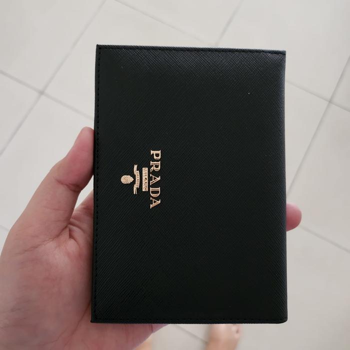 Jual PRD PASSPORT HOLDER PASSPOR COVER KULIT ASLI SAFFIANO PRDA ...