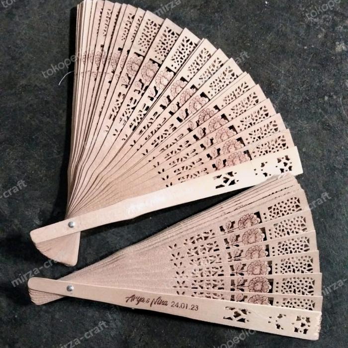 Jual Souvenir Kipas Kayu Cendana Packing Unik dan Elegan - Kab. Sleman ...