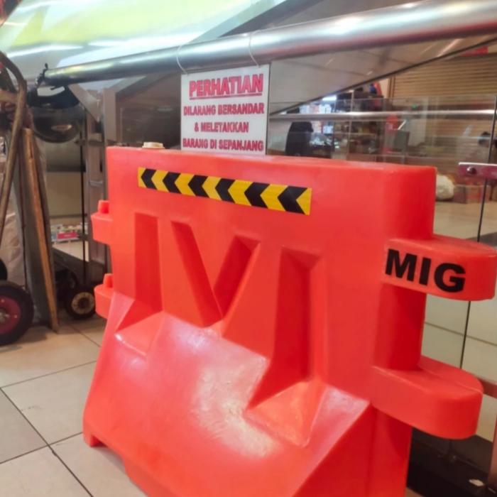 Jual Road barrier Mig/Pembatas Jalan/Safety Cone - Jakarta Barat ...