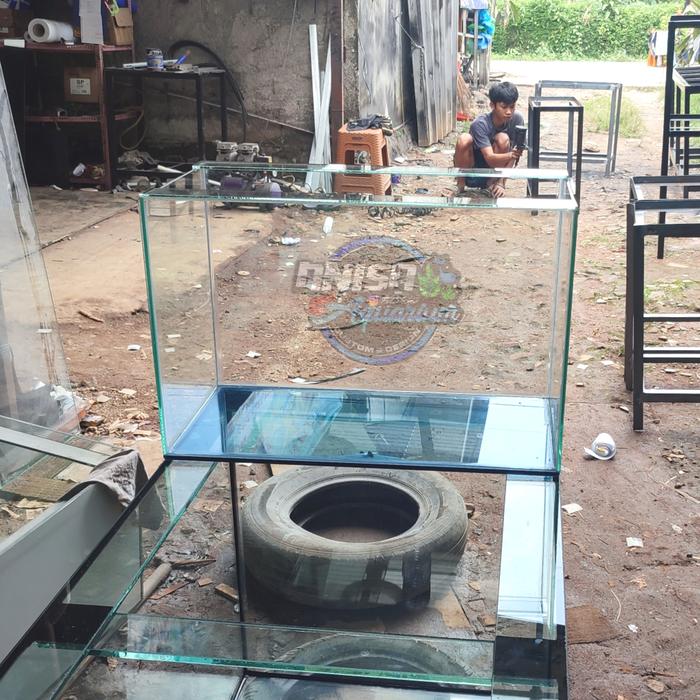 Jual AQUARIUM KACA 60X30X40 DASAR 8MM KELILING 5/6MM MURMER!!!! - Kota ...