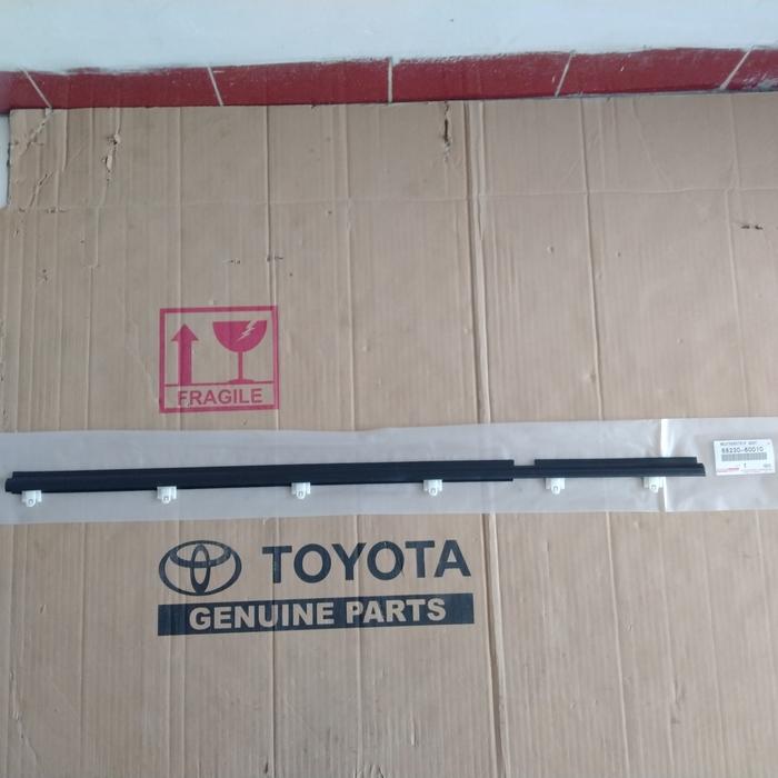 Jual Pelipit Kaca Pintu Luar Belakang Kiri 68230-60010 ORI LandCruiser ...