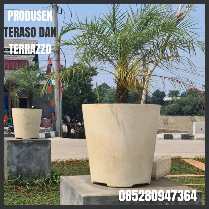 Jual pot tanaman outdoor besar jumbo 70 cm bahan teraso - Kota Depok ...