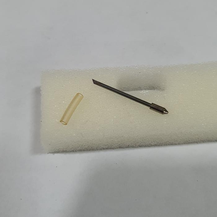 Jual Mata Pisau Cutting Graphtec CB09-L Low Grade Blade Besi - Jakarta Utara - Venusia Global ...