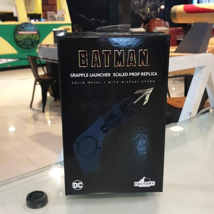 Jual Factory Batman Grapple Launcher Scaled Prop Replica Batman - Kota ...