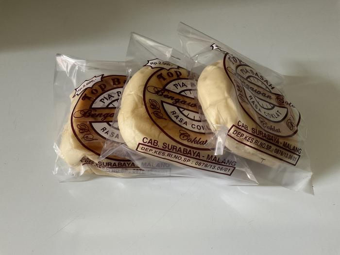 Jual roti pia basah Bengawan Solo rasa kacang hijau kupas dan rasa ...