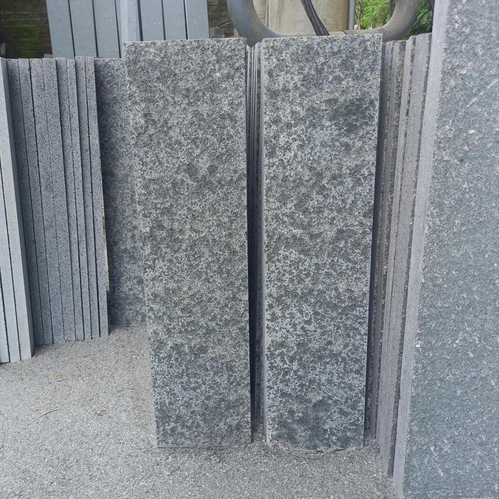 Jual Batu Andesit Hitam Bakar 20x60cm Tebal 2cm - Kab. Tulungagung ...