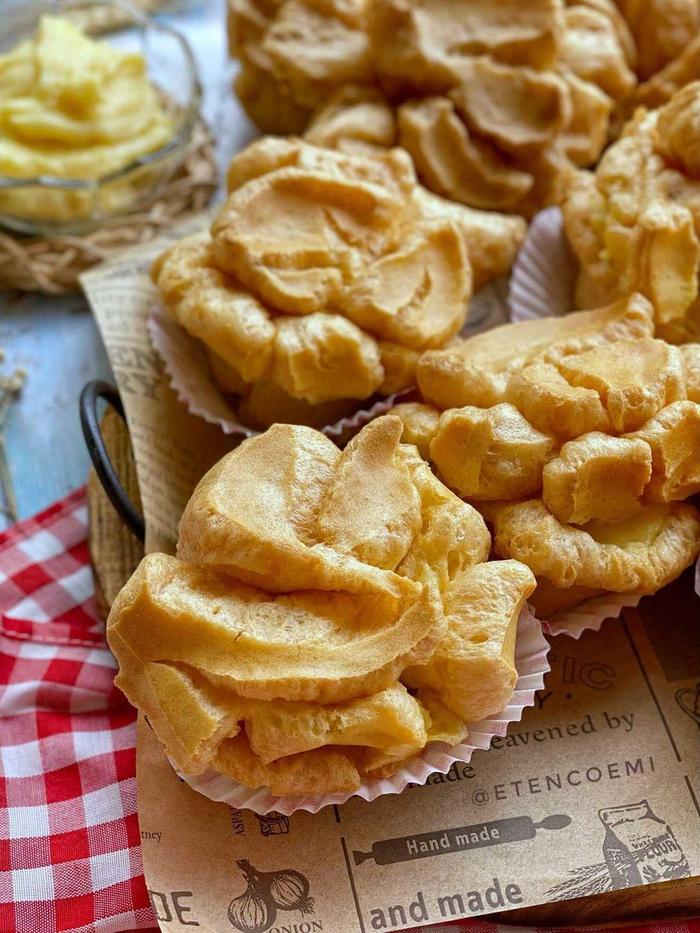 Jual Kue Sus Soes Choux Vanila Rum Makanan Basah Hampers Lebaran Isi 10 ...