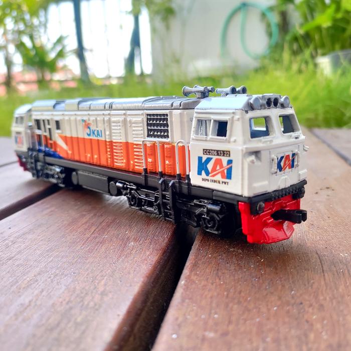 Promo miniatur lokomotif cc206 cc 206 - HO Scale - Kota Surakarta ...