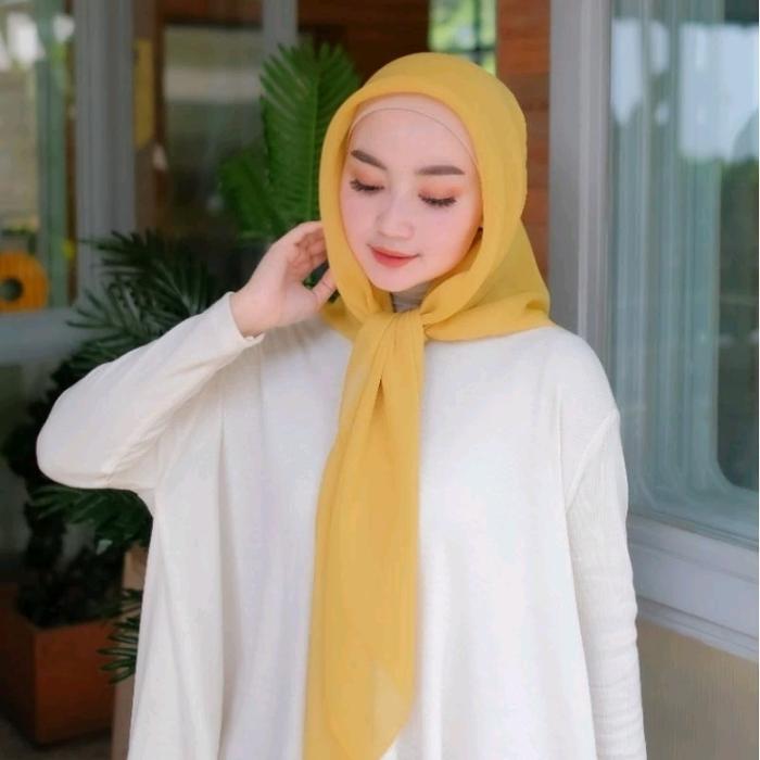 Jual hijab segi empat polos bella square Kuning/Kerudung segiempat ...