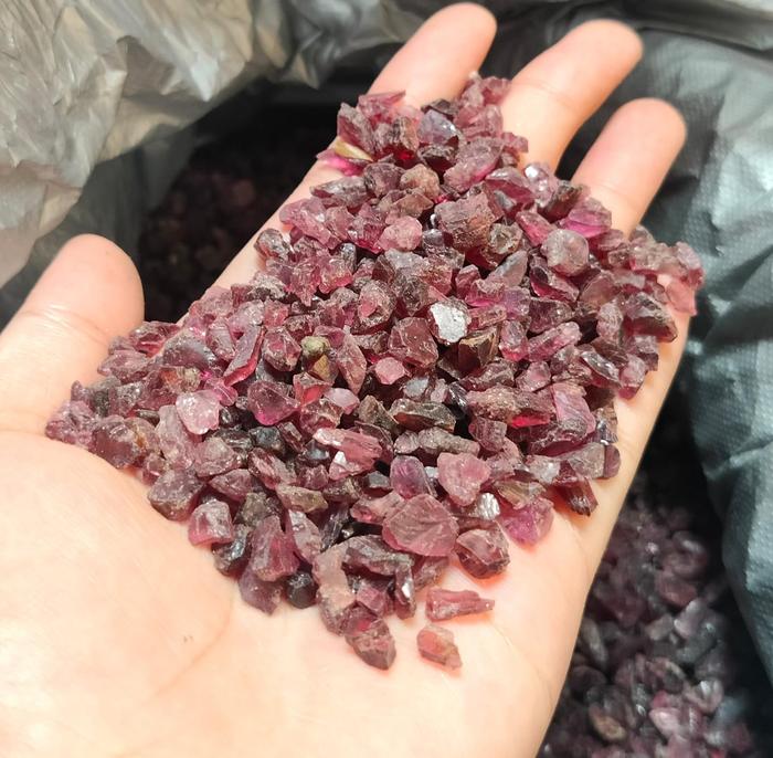 Jual Natural Red Garnet Small Rough / Raw gravel paket 100 gram TOP ...