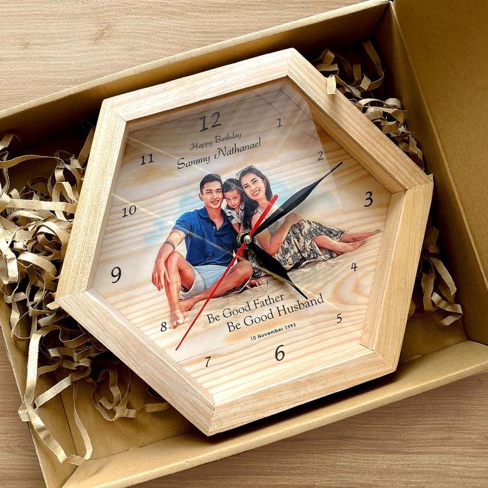 Jual Jam Lukis Foto Kayu Aesthetic Custom Sketsa Wajah ( Hexagonal ...
