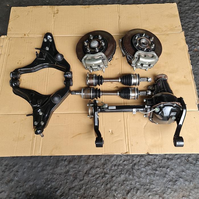 Jual Gardan depan 4x4 as roda cakram sayap mitsubishi new triton 4N15 ...