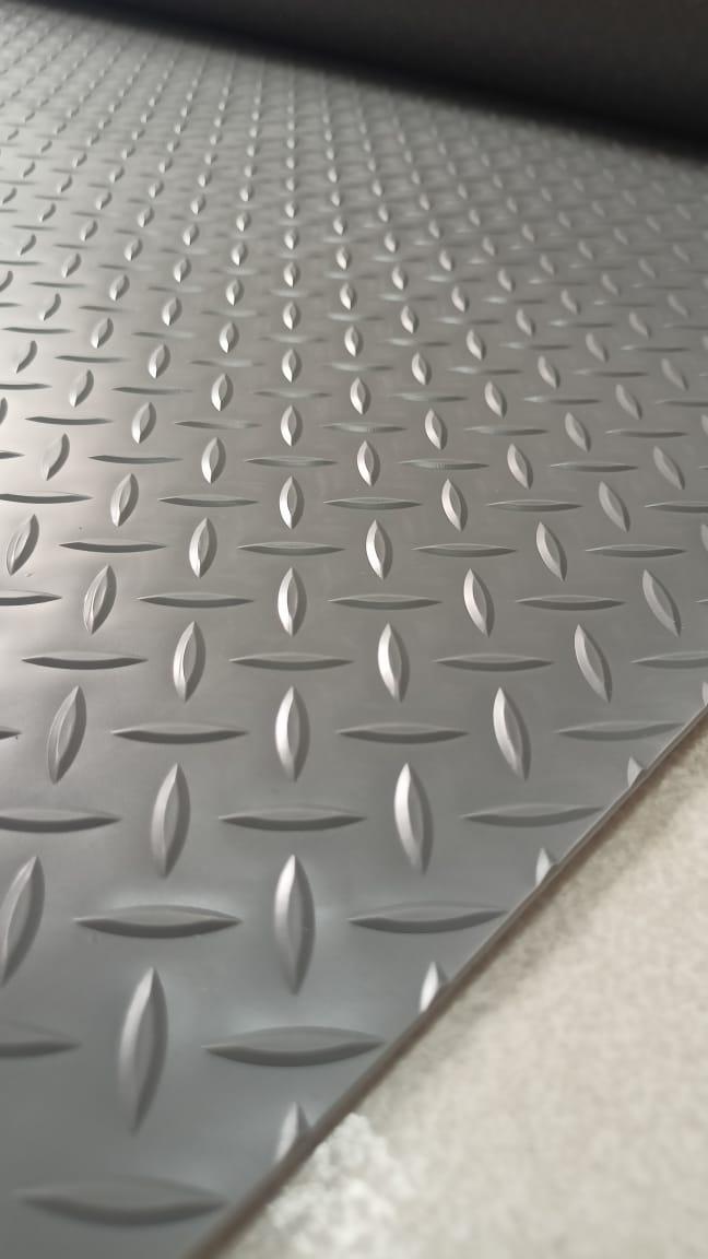 Jual RUBBER FLOORING PVC BORDES MAT TEBAL 2MM UKURAN PER 100CM X 120CM ...