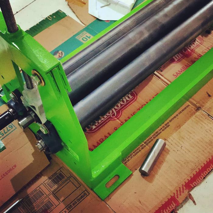 Jual Mesin Roll Plat Besi 200cm 2M Manual - Kota Malang - STEELCOID ...