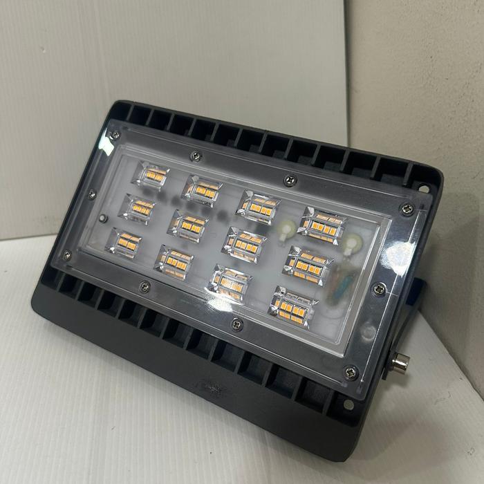 Jual Lampu sorot led / led floodlight 50w / 50 w / 50 watt - ADX Grey ...