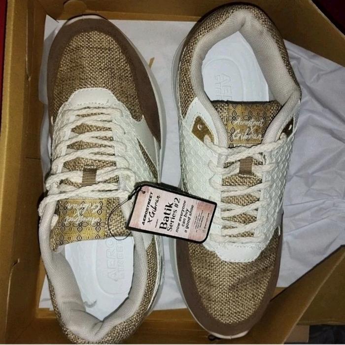 Jual Sepatu Aerostreet X Gibran Batik Series 2 size 43 - Kota Tangerang ...