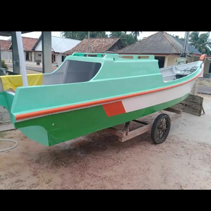 Jual Perahu Fiber Kapal Model Selodang 6 Meter X 1,33Meter Nelayan ...