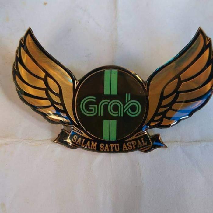 Jual pin Grab/logam kuningan/bisa request model - Jakarta Pusat ...