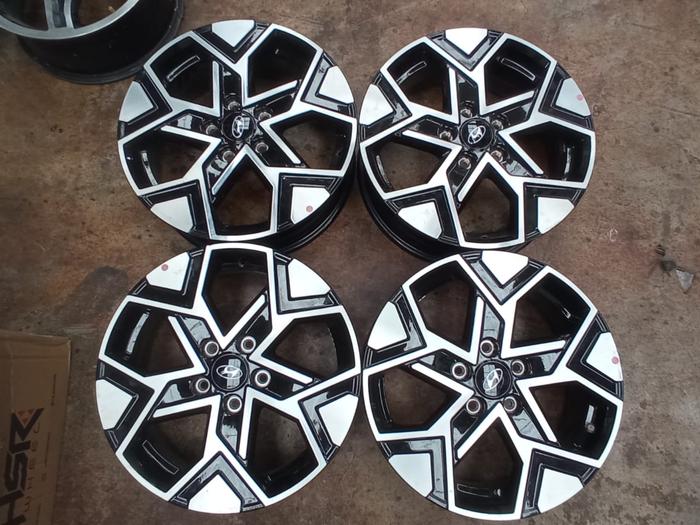 Jual VELG MOBIL ORIGINAL HYUNDAI STARGAZER TYPE X R17 PCD 5x114 INNOVA ...