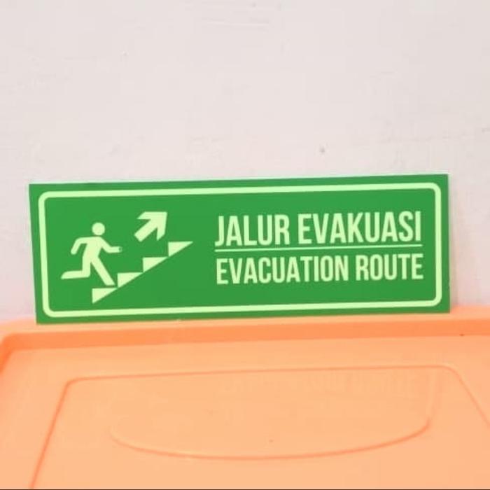 Jual STICKER SIGN JALUR EVAKUASI GLOW IN THE DARK EVACUATION ROUTE RAMBU K3 - Jakarta Barat ...