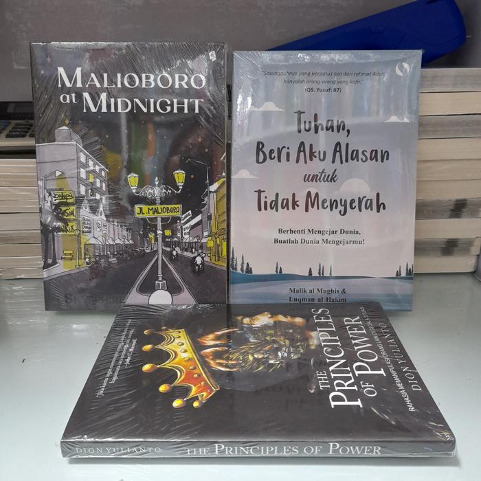 Jual Paket 3 buku malioboro at midnight, tuhan beri aku alasan untuk ... Jual Paket 3 buku malioboro at midnight, tuhan beri aku alasan untuk ...